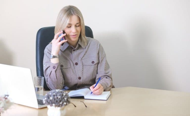 Devenir Assistante Juridique 2022 Formation Salaire Métier